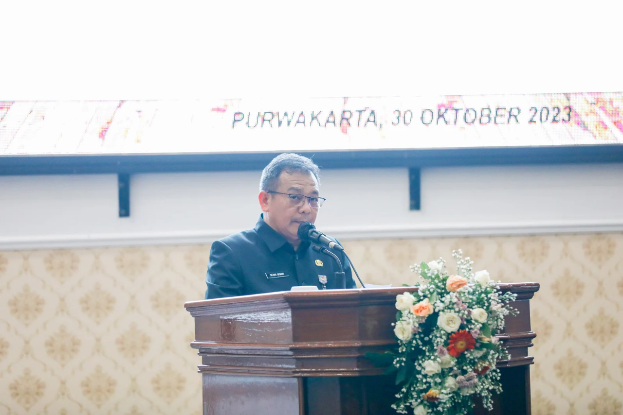 Rapat Paripurna Agenda Pandangan Umum Fraksi yang dilanjutkan dengan Jawaban Bupati atas ...